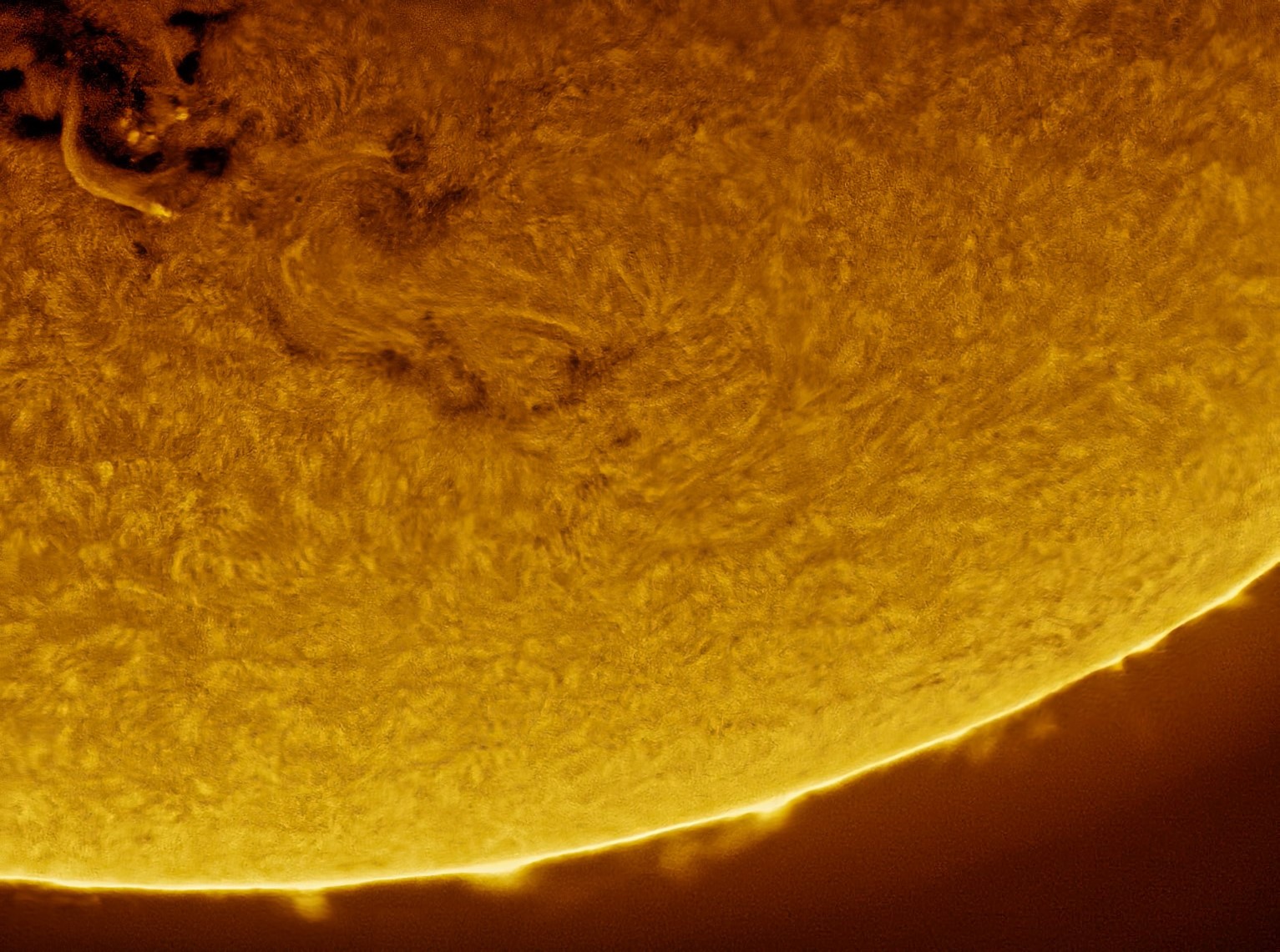 The Sun's Chromosphere in H-alpha with a Questar - Sky & Telescope
