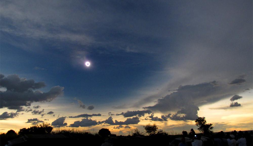 Ugandan Eclipse | Robert Stephens - Sky & Telescope - Sky & Telescope