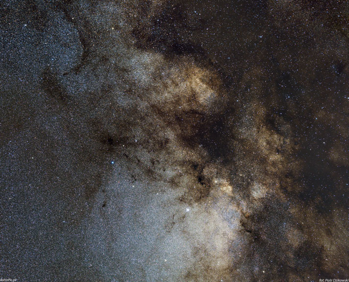 Asterism (a crown) between Eagle & Scutum constellations - Sky & Telescope