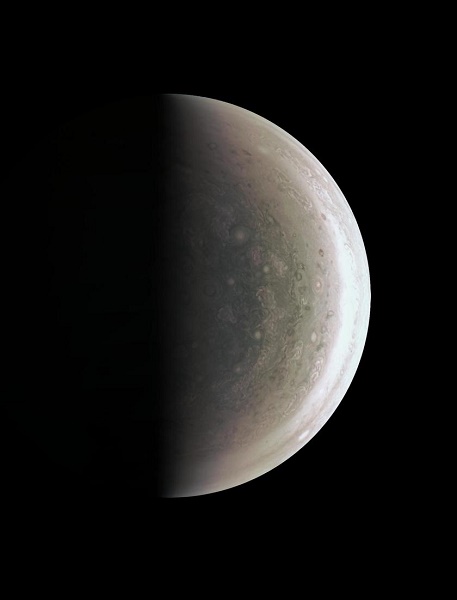 Juno Makes First Science Pass at Jupiter - Sky & Telescope