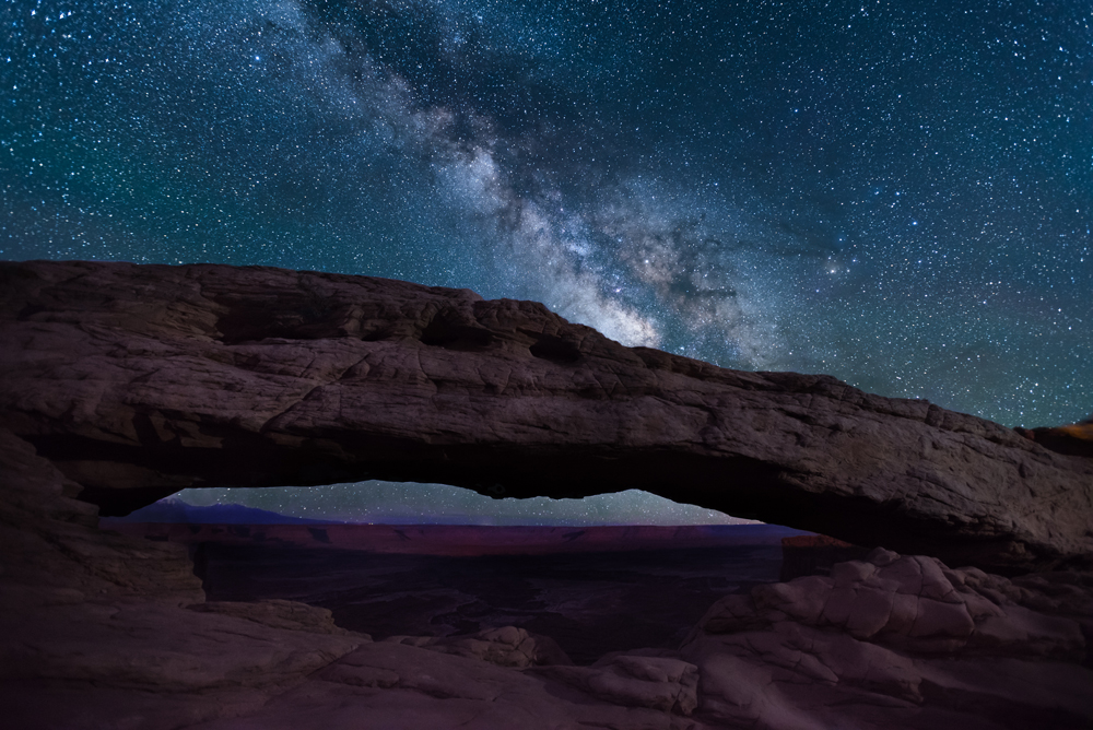 Dark Rift Over Mesa Arch, Utah April 2017 - Sky & Telescope