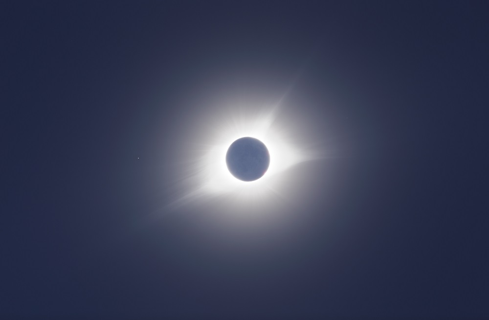Total Eclipse with Regulus and a Touch of Earthshine - Sky & Telescope