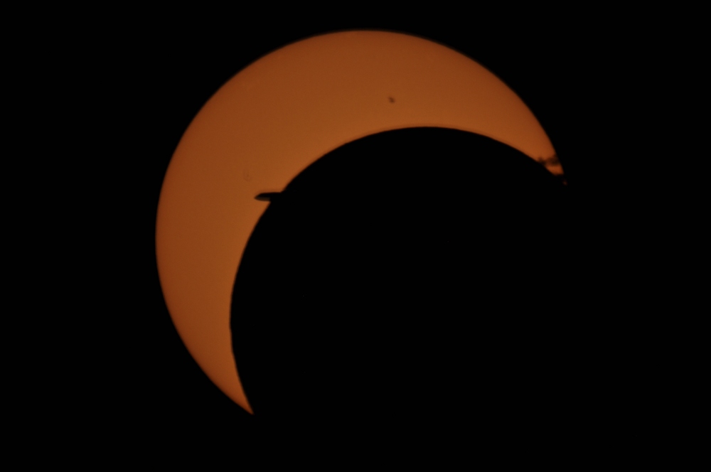 Jet eclipse | Anthony Thomas - Sky & Telescope