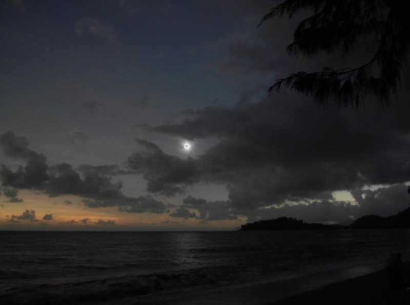 Clifton Beach Eclipse | Deborah Moran - Sky & Telescope