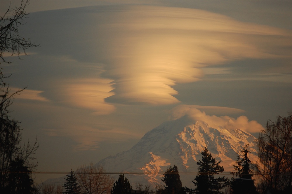 Lenticular Clouds over Rainier | Ann Dyer - Sky & Telescope