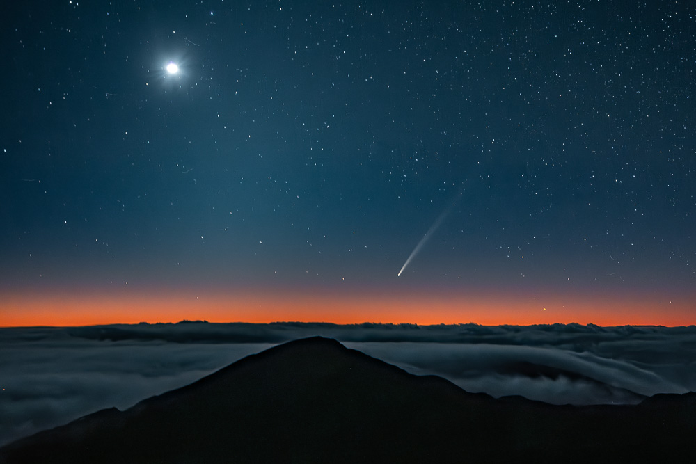 Early Appearance of Comet Tsuchinshan-ATLAS from Hawaii - Sky & Telescope
