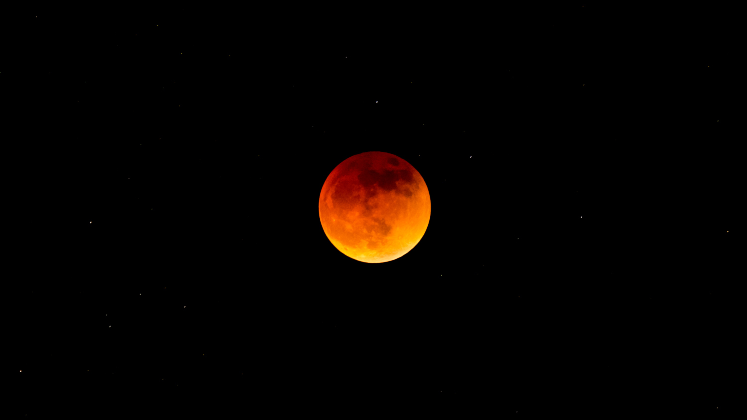Total Lunar Eclipse & Star Field - Sky & Telescope