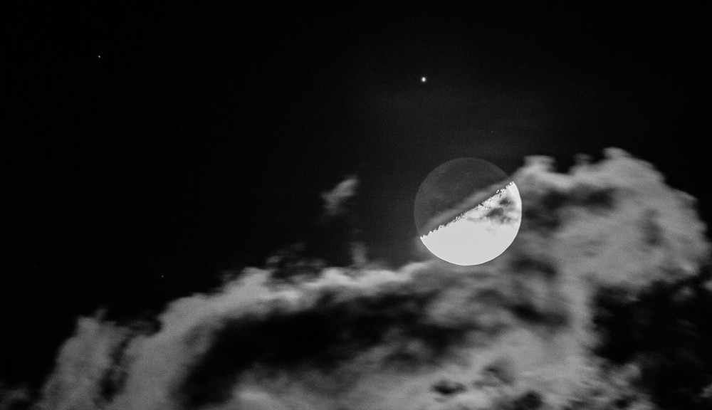 Moon very near Spica | Carlos Eduardo - Sky & Telescope