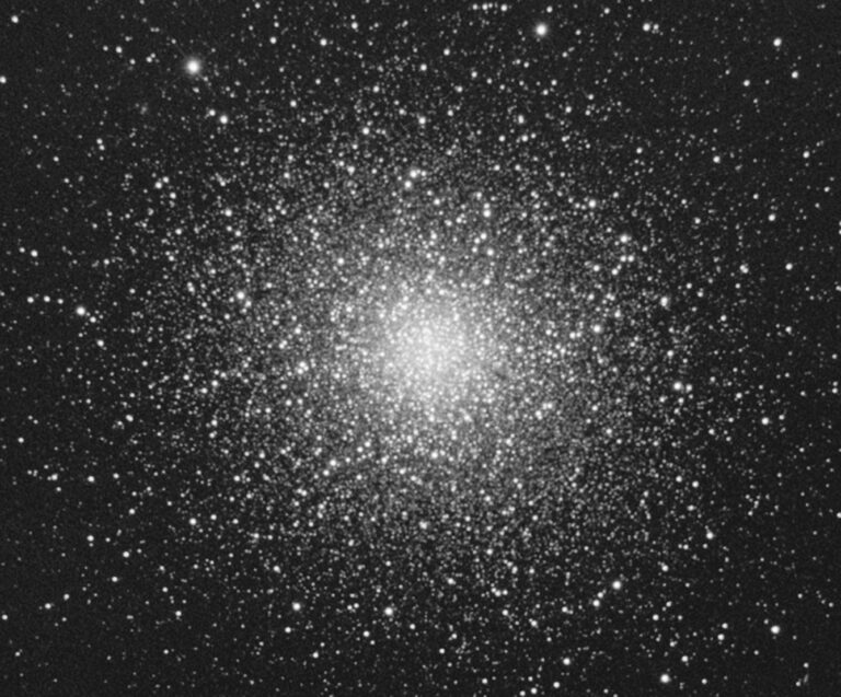Globular cluster Messier 13 - Sky & Telescope