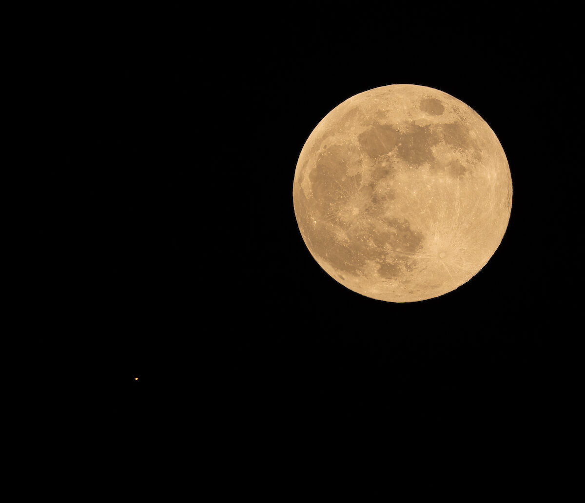 Cold Moon & Mars - Sky & Telescope