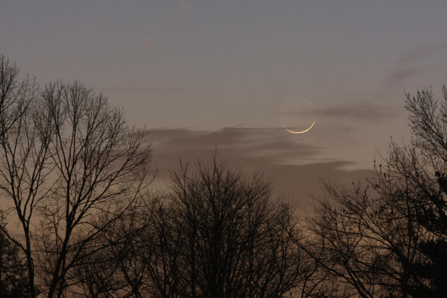 Young Crescent Moon | Joe Stieber - Sky & Telescope
