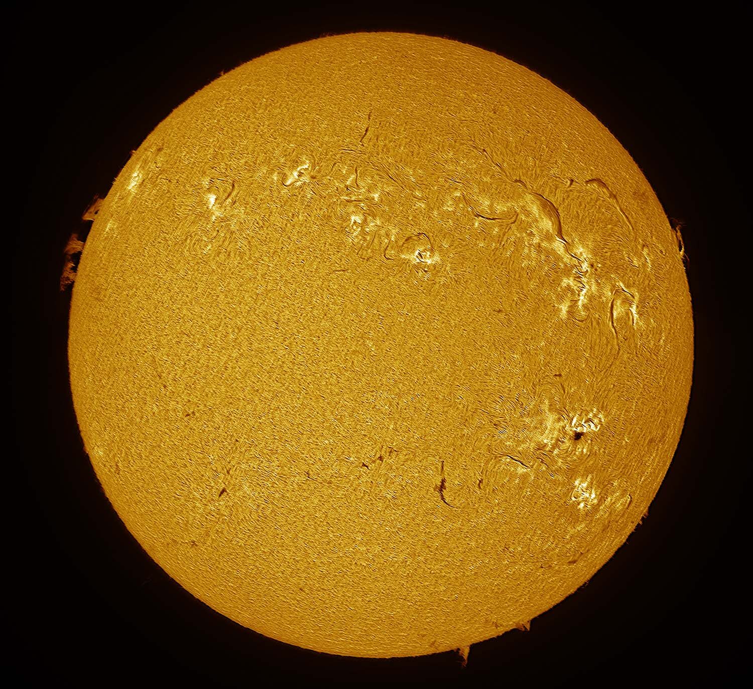 Sunspot 3190 Still There - Sky & Telescope