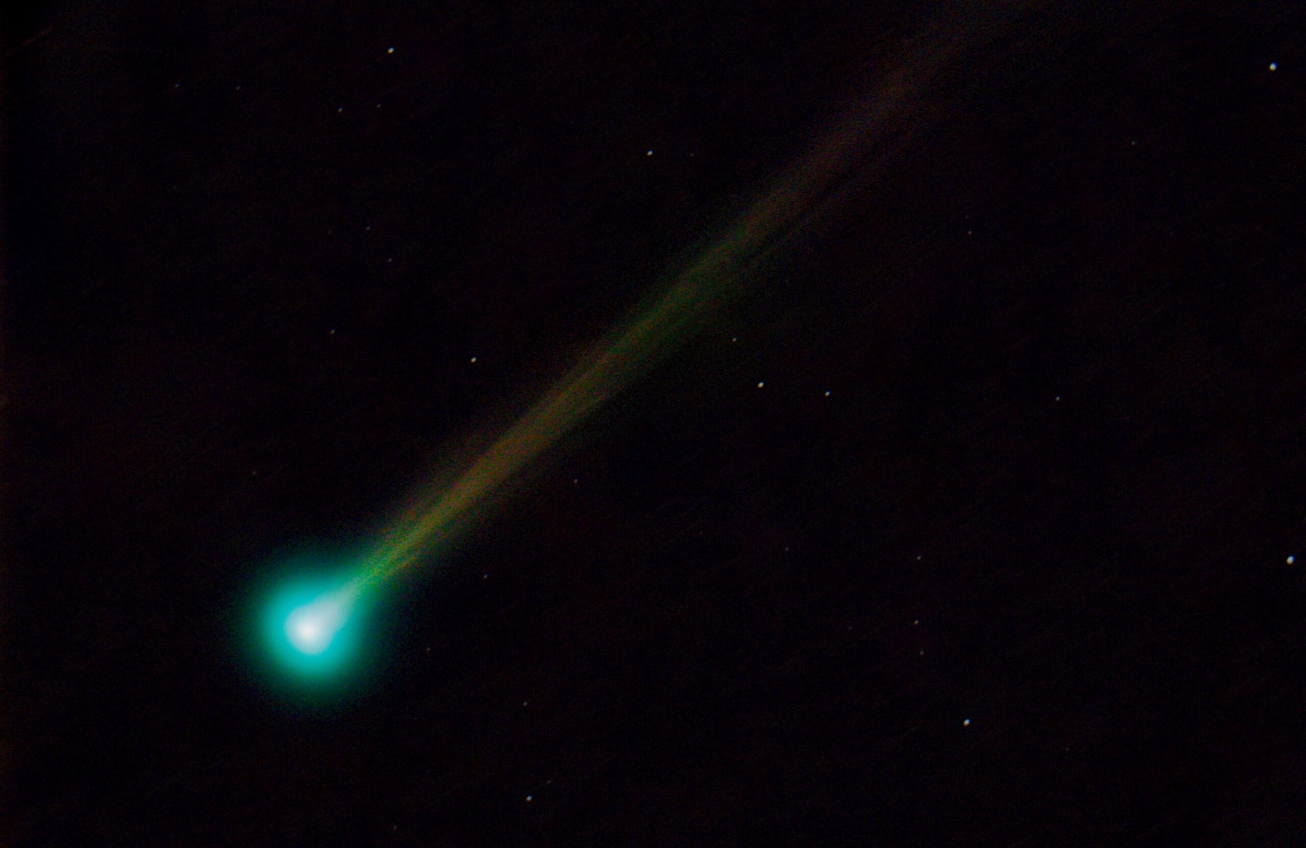 Comet C/2025 R2 (SWAN) on 26 September 2025 - Sky & Telescope