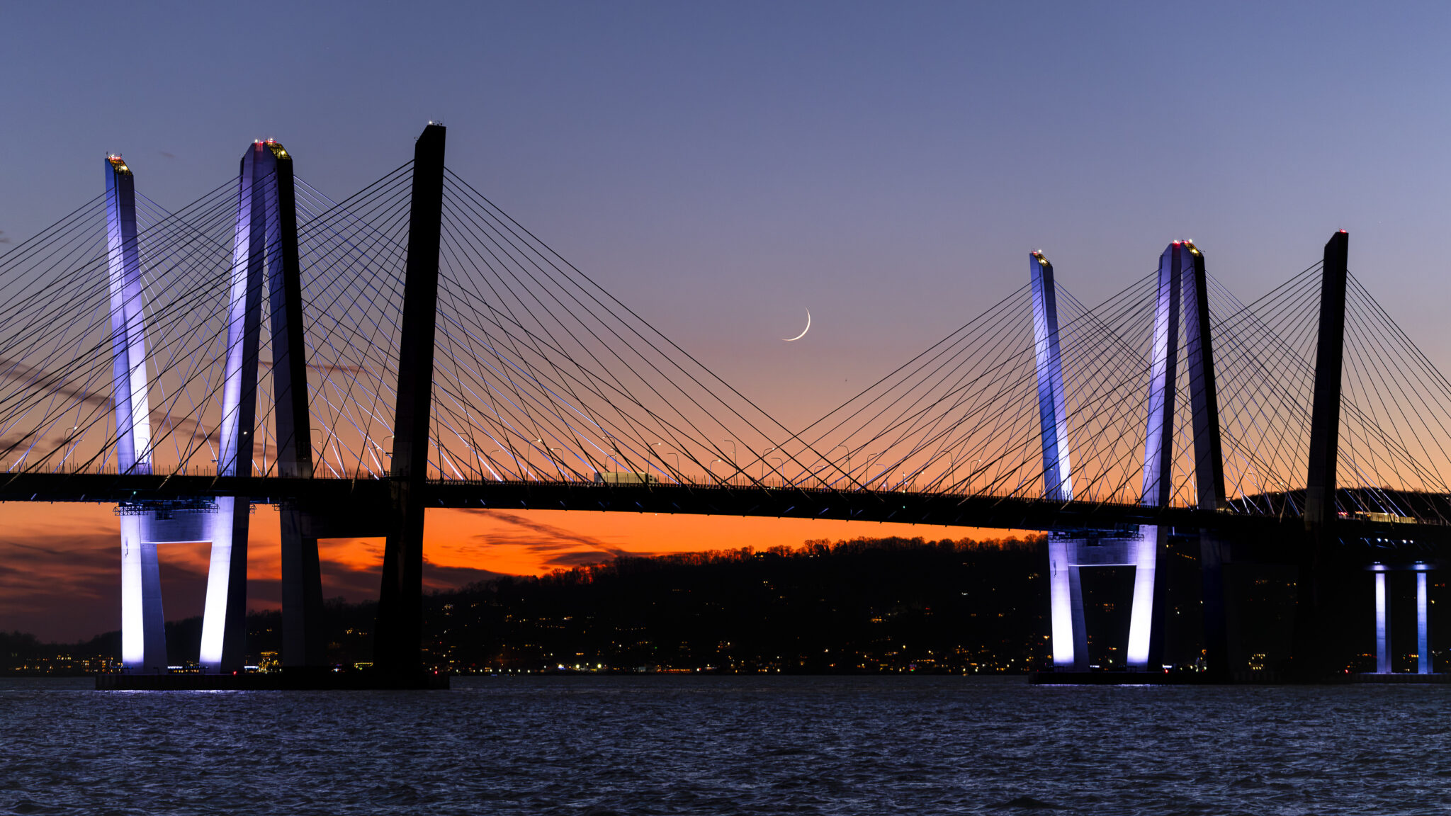 Solstice Crescent Moon - Sky & Telescope