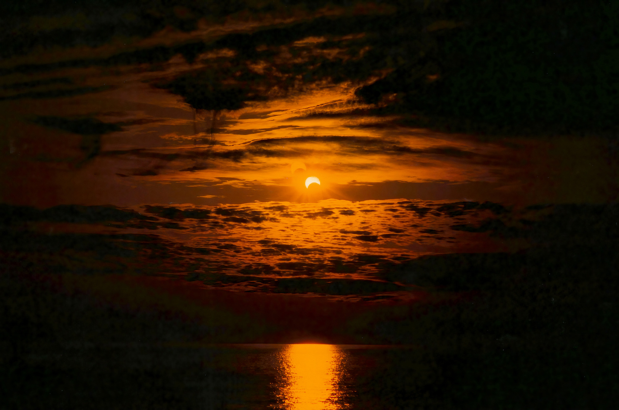 January 4th 1992 Annular solar eclipse - Wide - Sky & Telescope