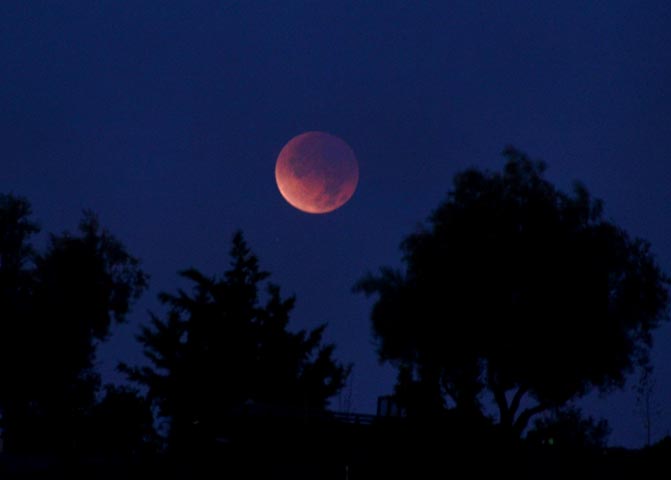 Lunar Eclipse from California | Kelly Beatty - Sky & Telescope
