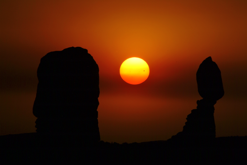 Transit at Balanced Rock | Jimmy and Linda Westlake - Sky & Telescope