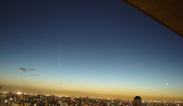 Comet over Buenos Aires | Christian Lete - Sky & Telescope