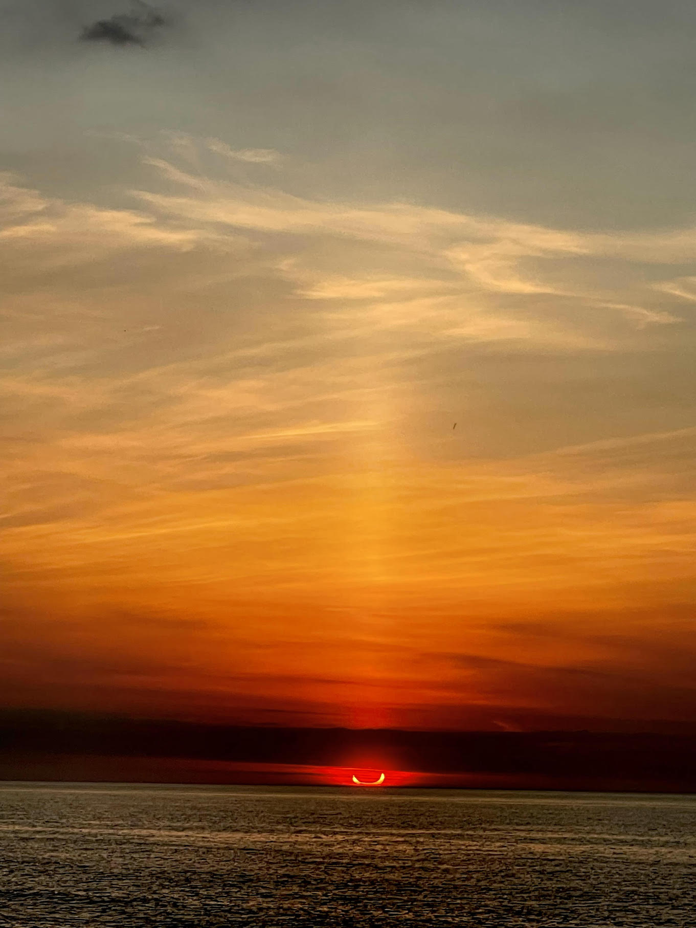 Devil's Horns Power Sun Pillar - Sky & Telescope