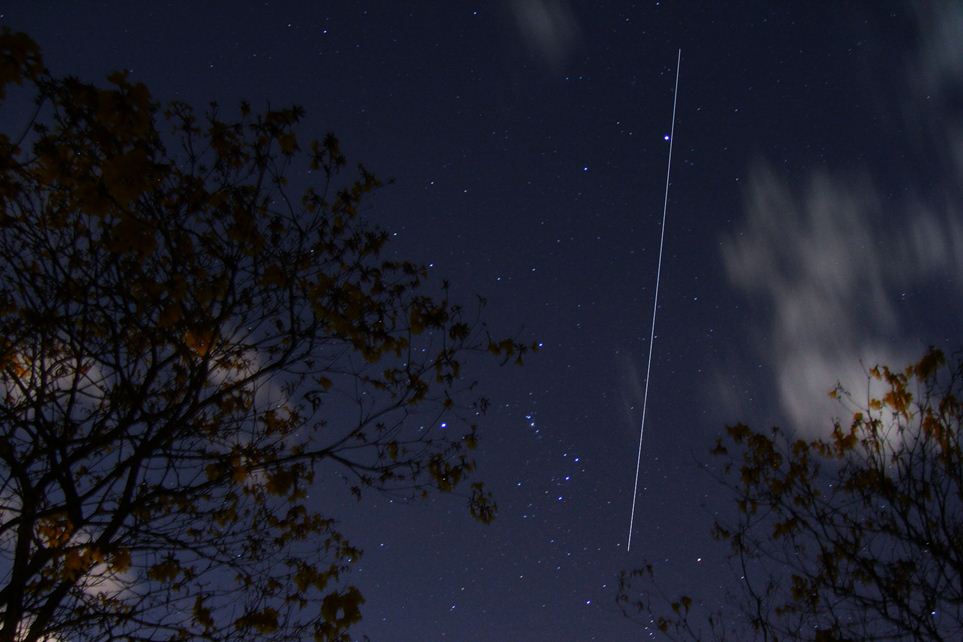 ISS Zenithal Pass | Odilon Simões Corrêa - Sky & Telescope